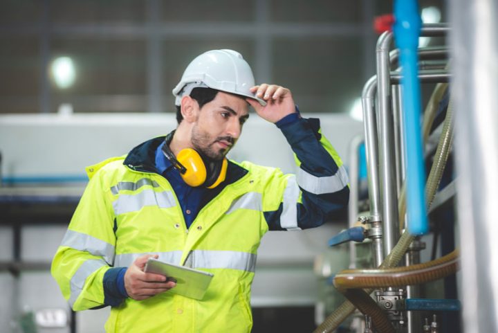 The 25 Best Examples Of Manufacturing KPIs For Your Reporting | OEEsystems